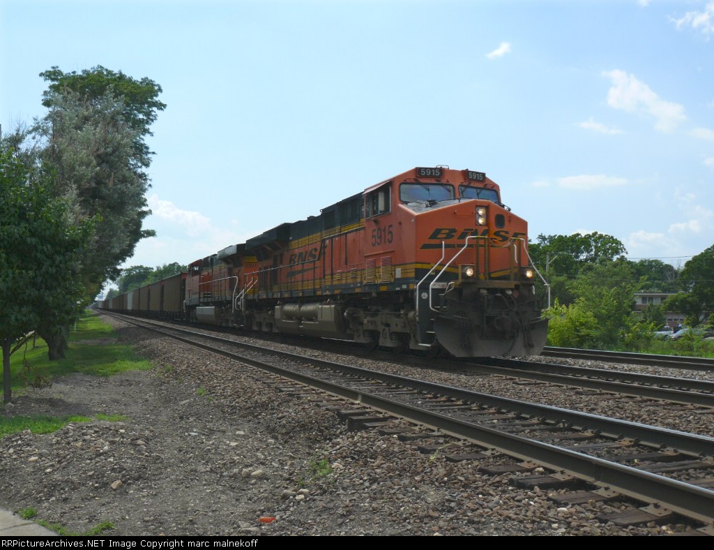 BNSF 5915